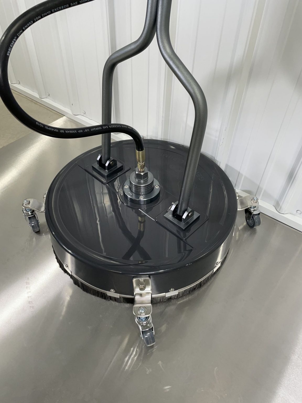 20" Scrubber with Caster Wheels - Easiwash